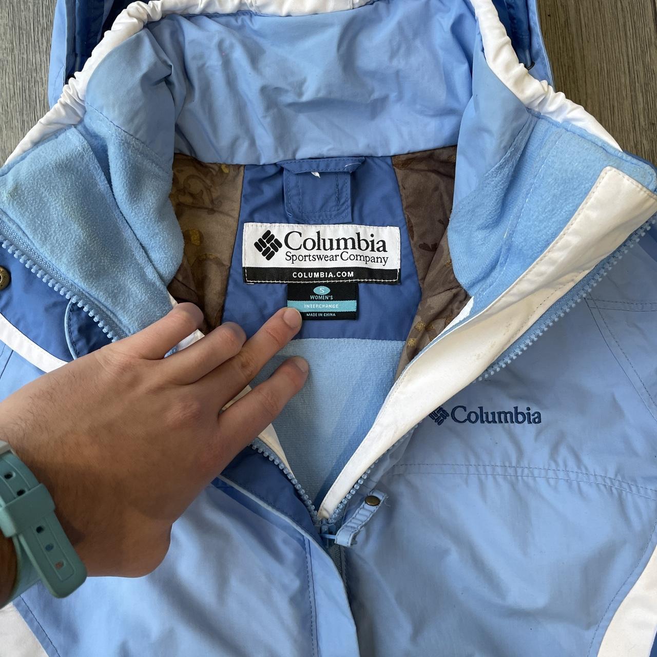 Vintage Women’s Blue and White Columbia Ski... - Depop