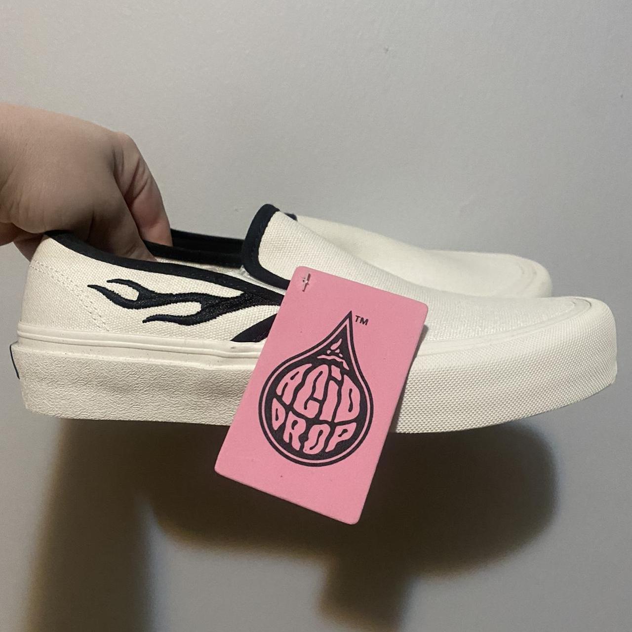 STRAYE Men's White and Black Trainers | Depop