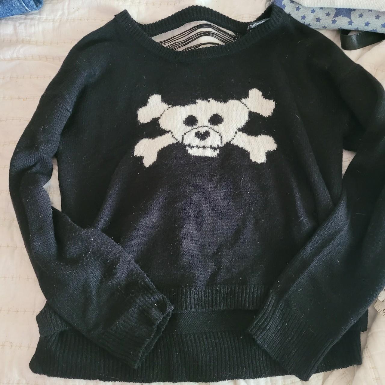 Hot Topic Women's Black and White Jumper | Depop