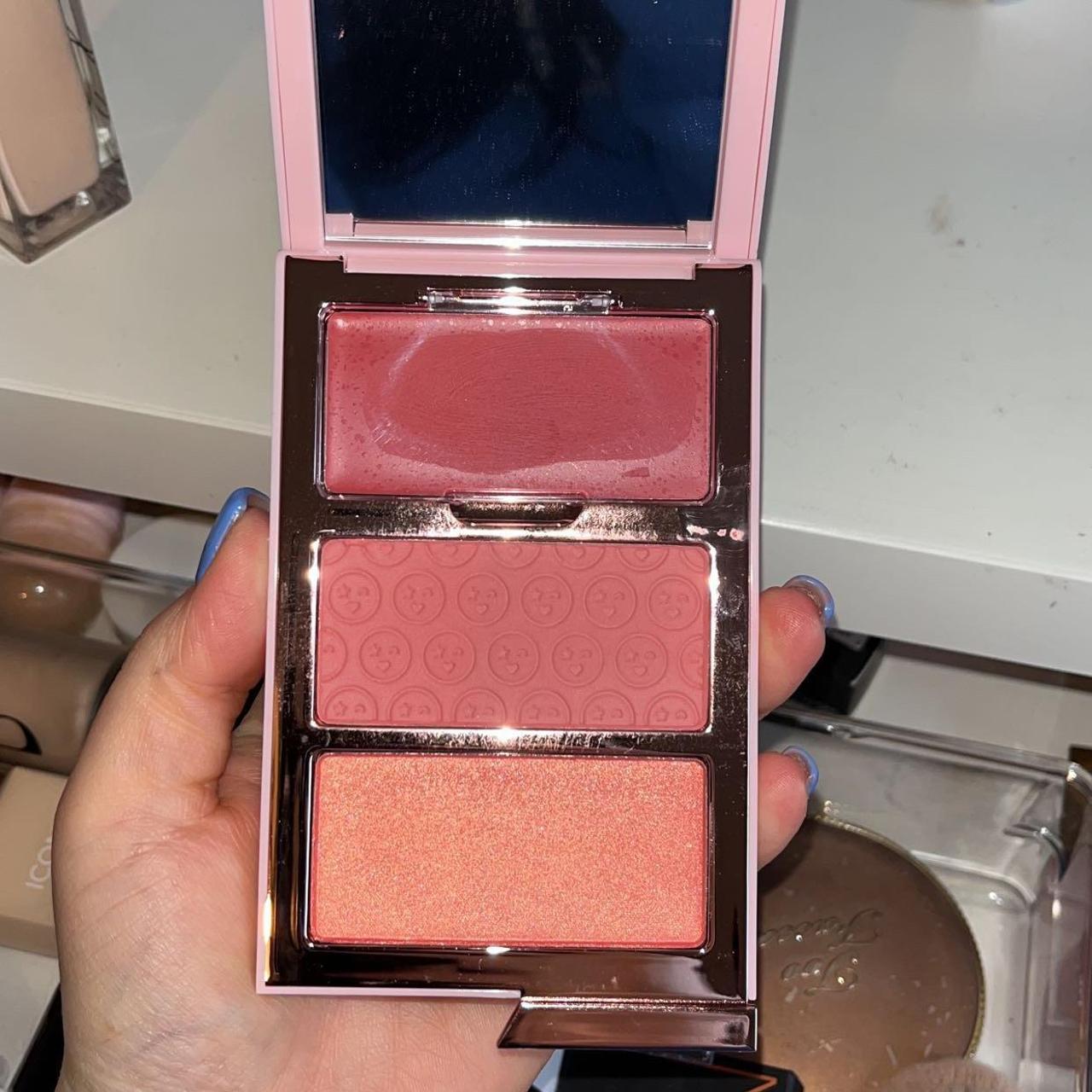 One size beauty blush palette in shade Phat Ass.... - Depop