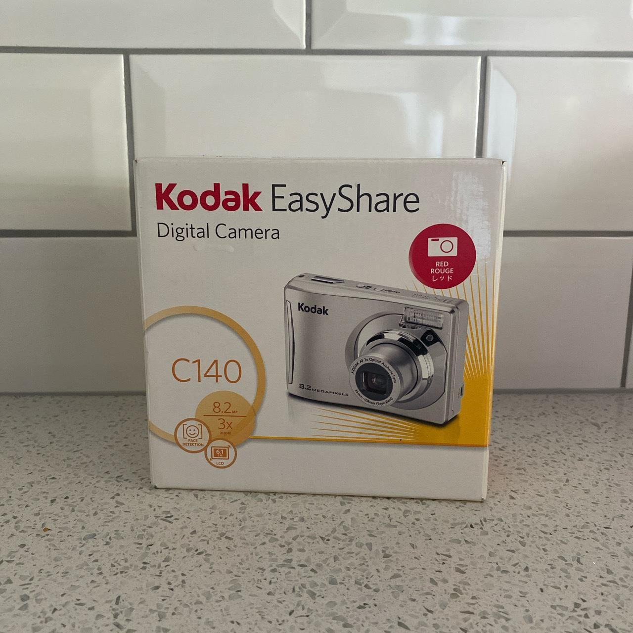 Red Kodak digital camera Turns on but screen is... - Depop