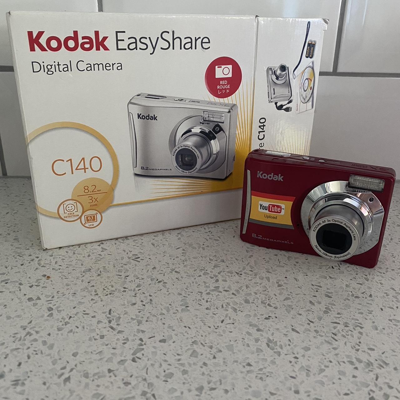 Red Kodak digital camera Turns on but screen is... - Depop