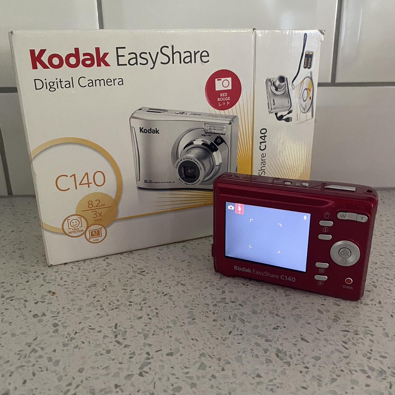 Red Kodak digital camera Turns on but screen is... - Depop