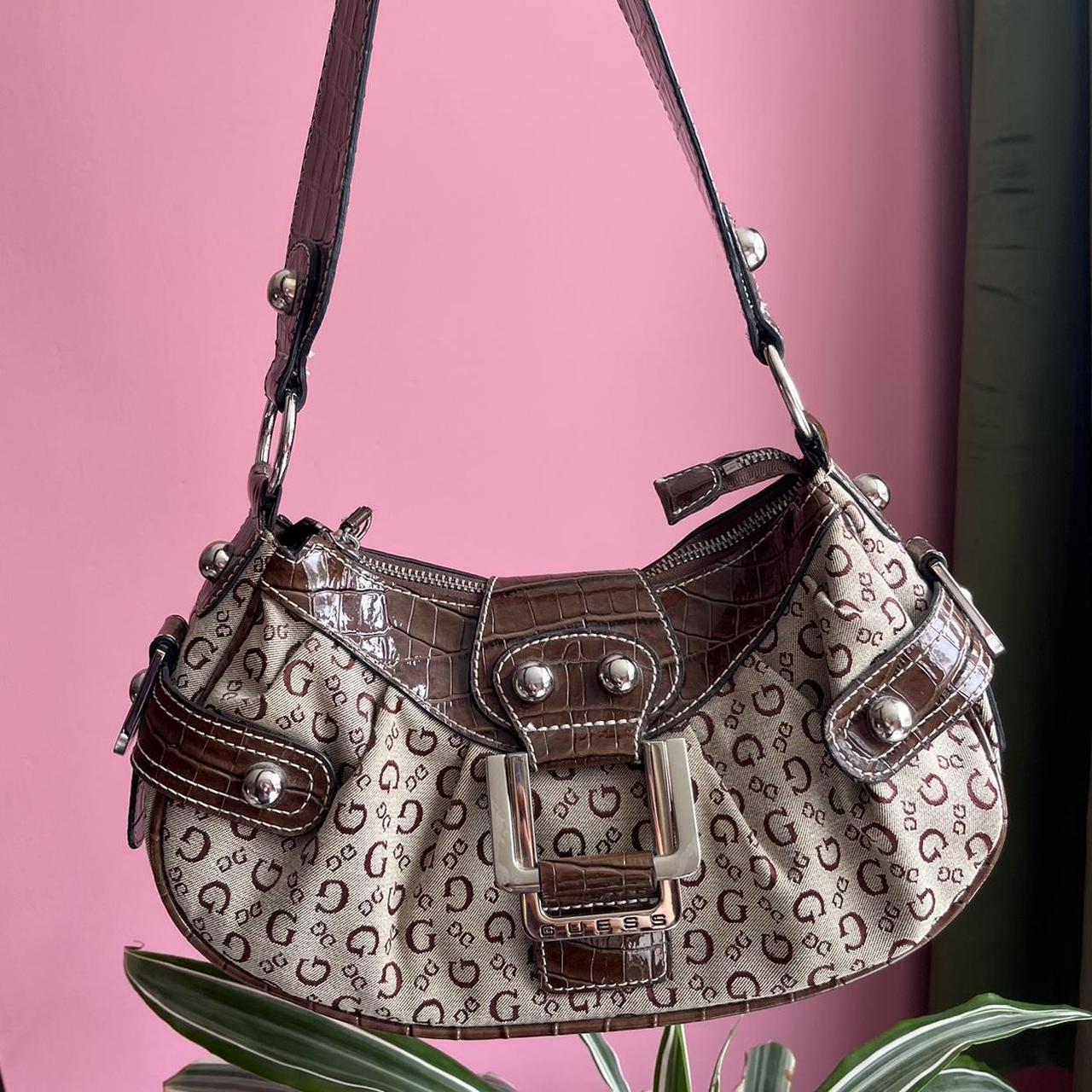 GUESS shoulder bag So cute I just never use it... - Depop