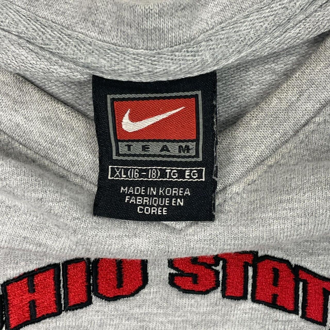 This vintage pull over jumper from Nike comes in a... | Depop