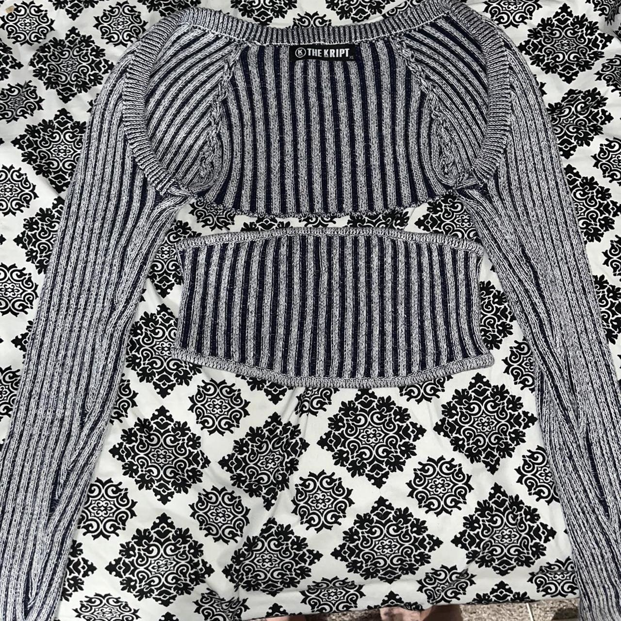 The Kript Women's Crop-top | Depop