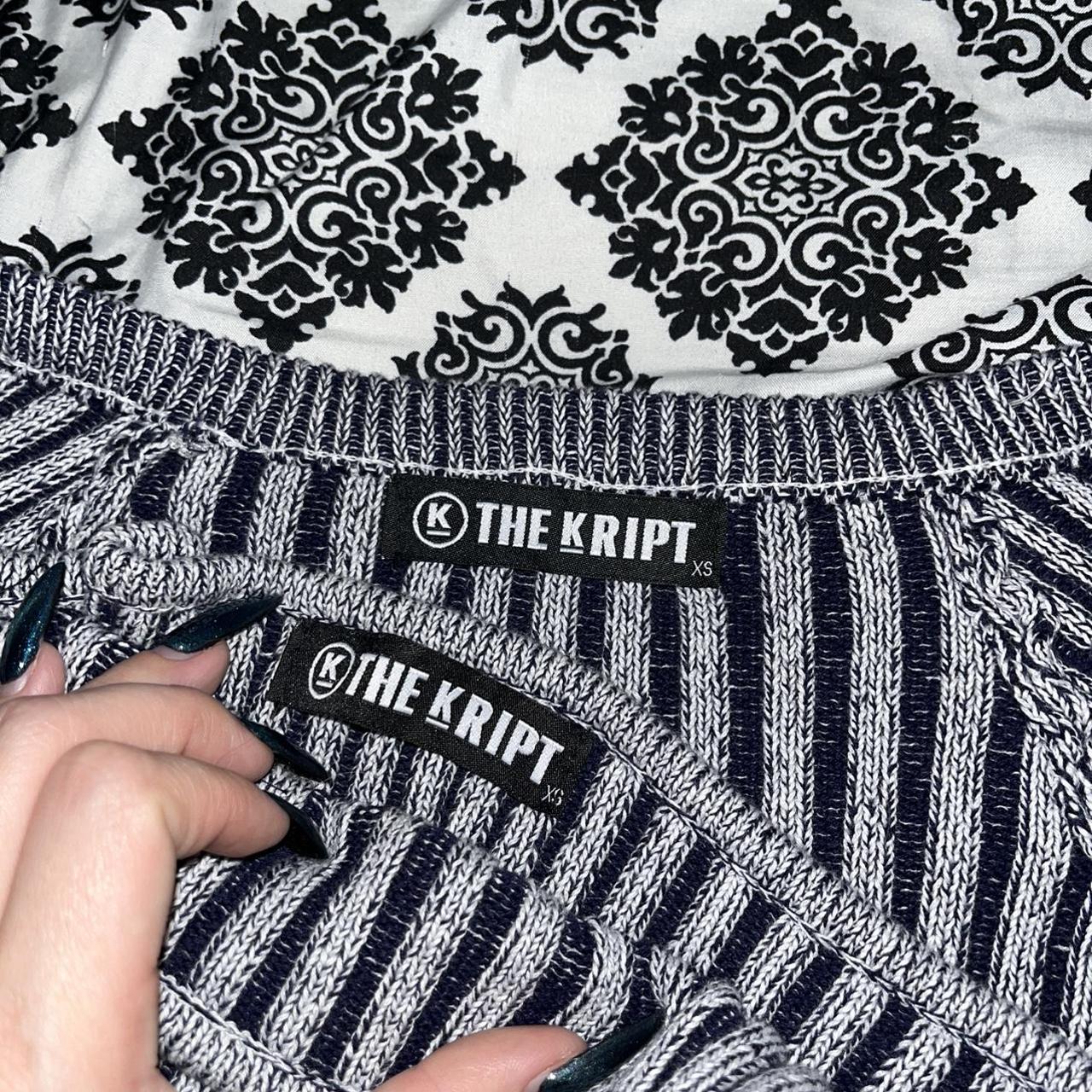 The Kript Women's Crop-top | Depop