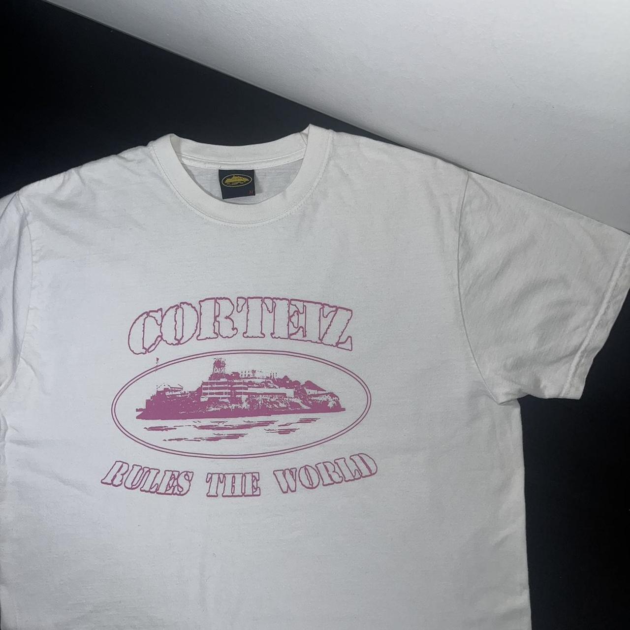Corteiz Men's White and Pink T-shirt | Depop