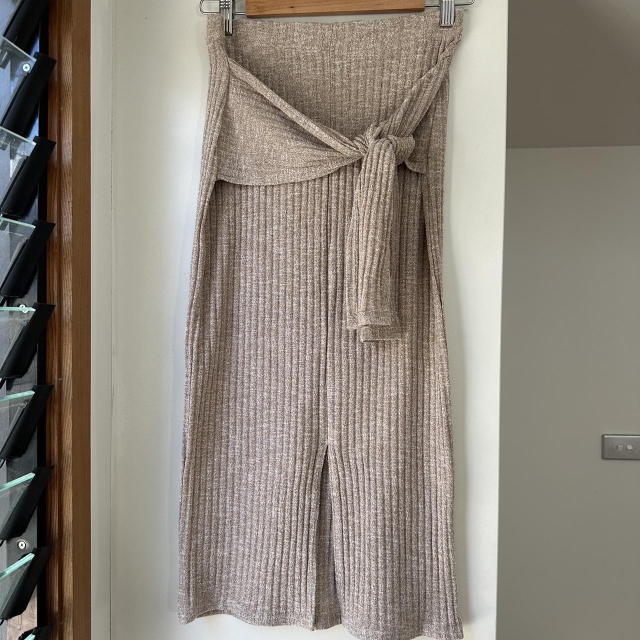 Stretchy material, gorgeous colour and style. Can... - Depop