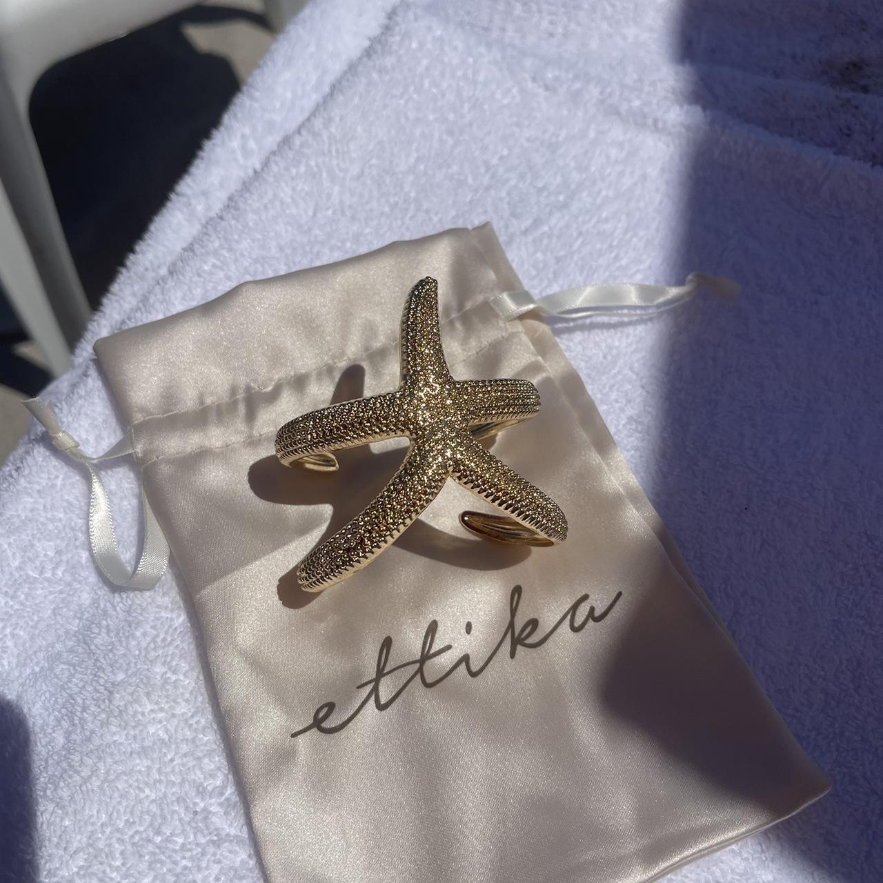 😍 ETIKKA “Starfish Hug Cuff” MATERIAL - 18K GOLD... - Depop