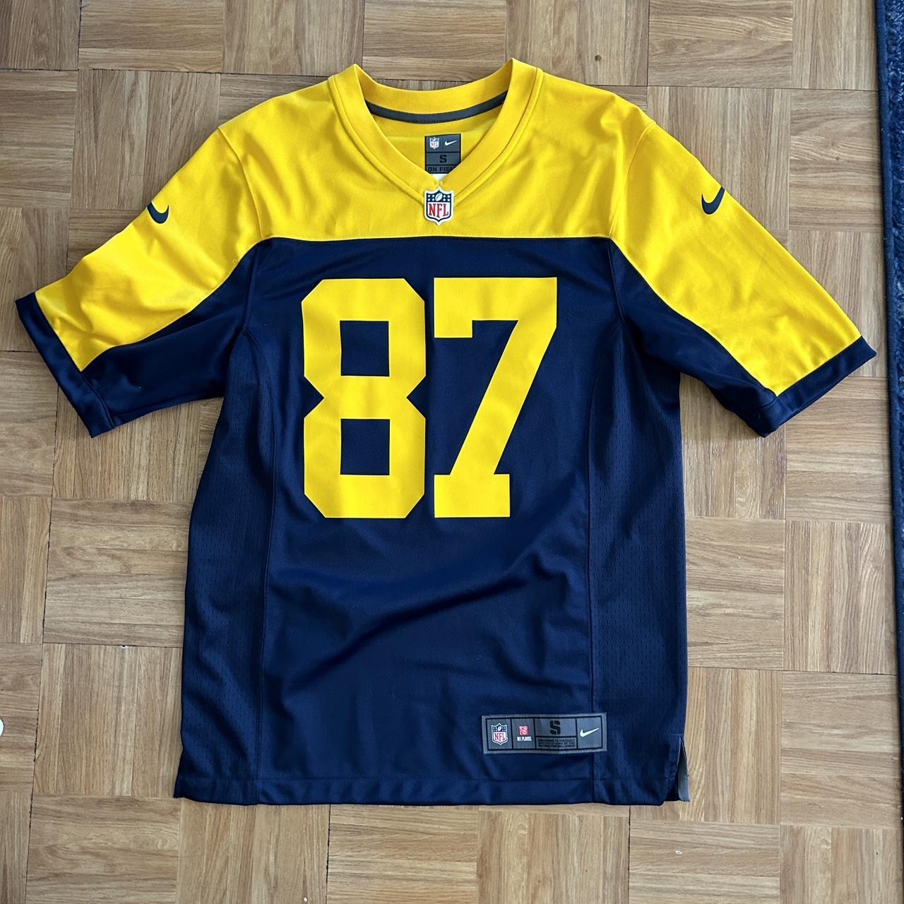 NFL Men's T-shirt | Depop