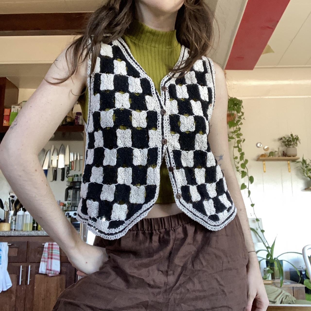 🏁knit checkered vest🏁 super cute knit vest with... - Depop