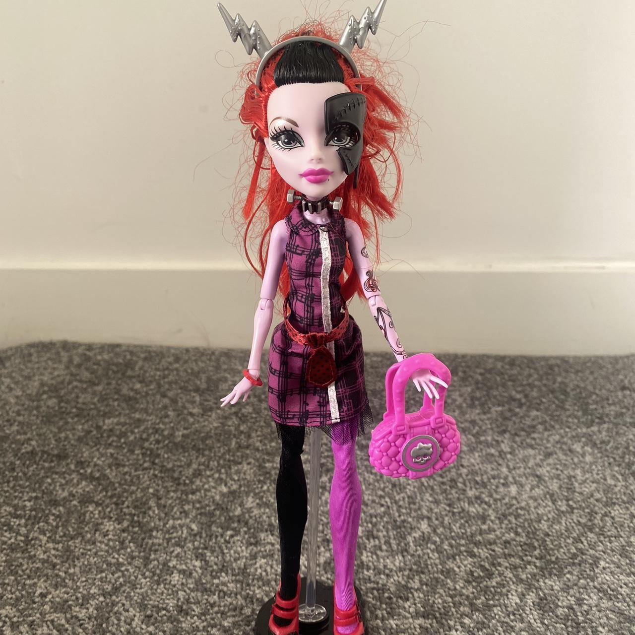 Complete Monster High Freaky Fusion Fusion-Inspired... - Depop