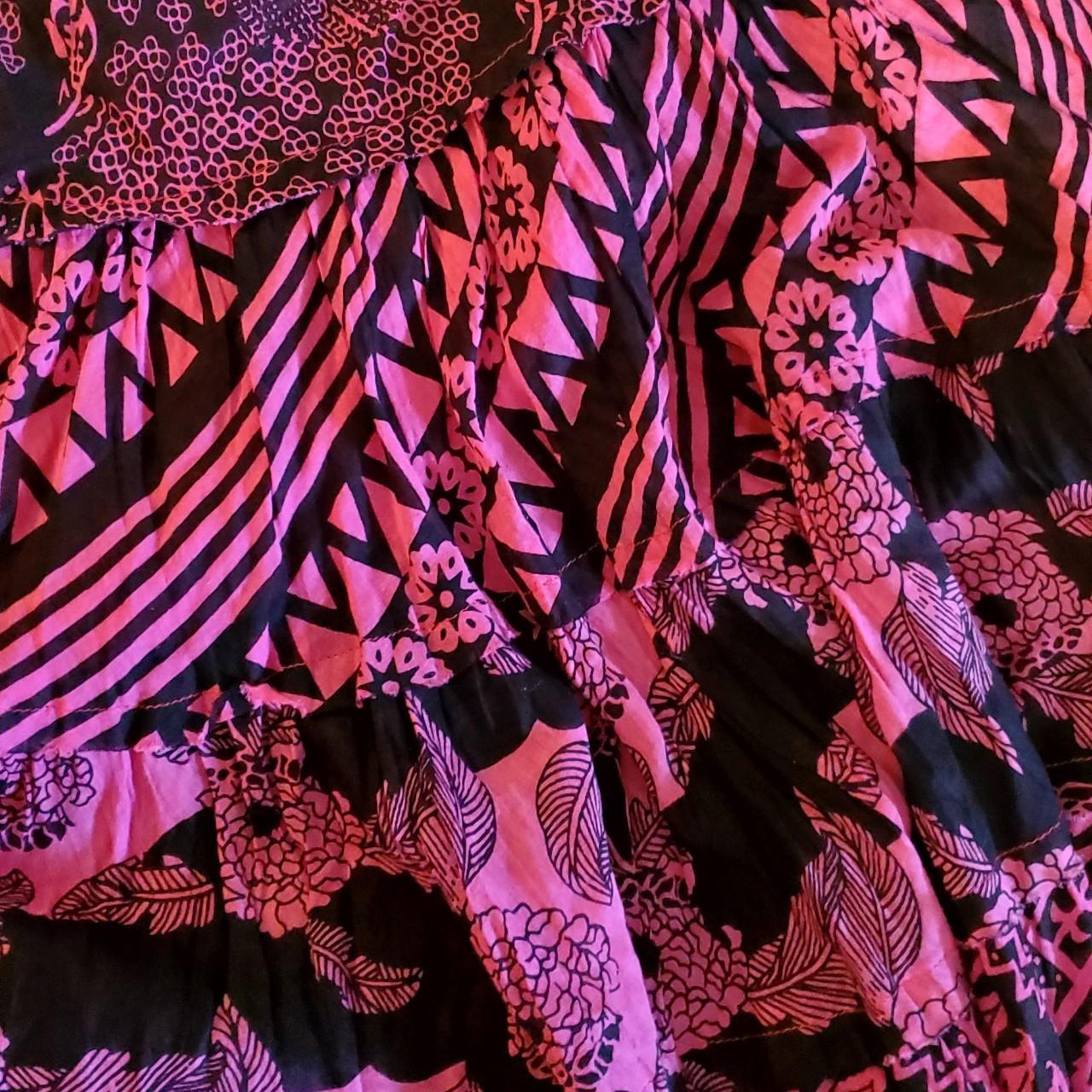 Derek heart knee length skirt, pink and black, super... - Depop