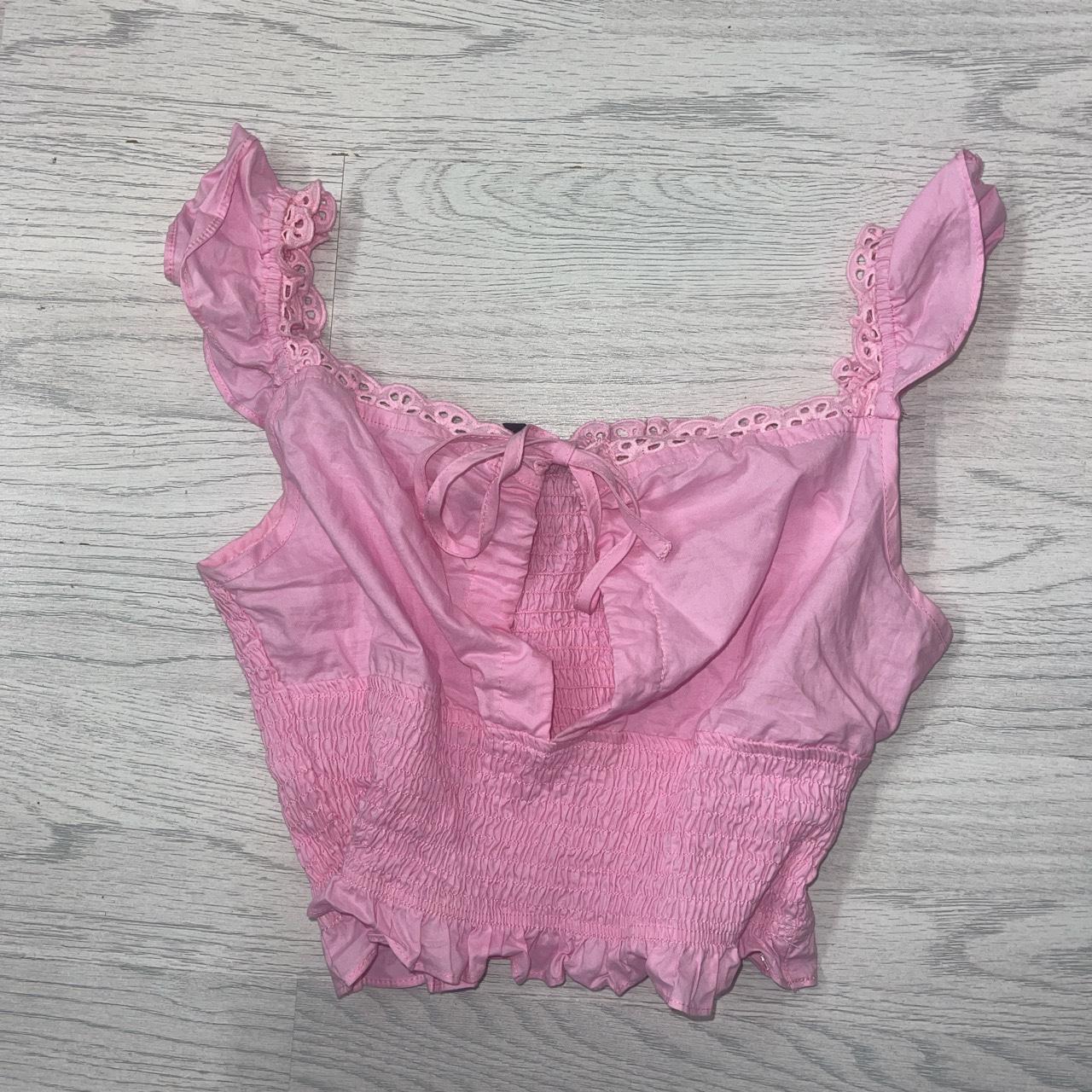 Cute pink top never worn x - Depop