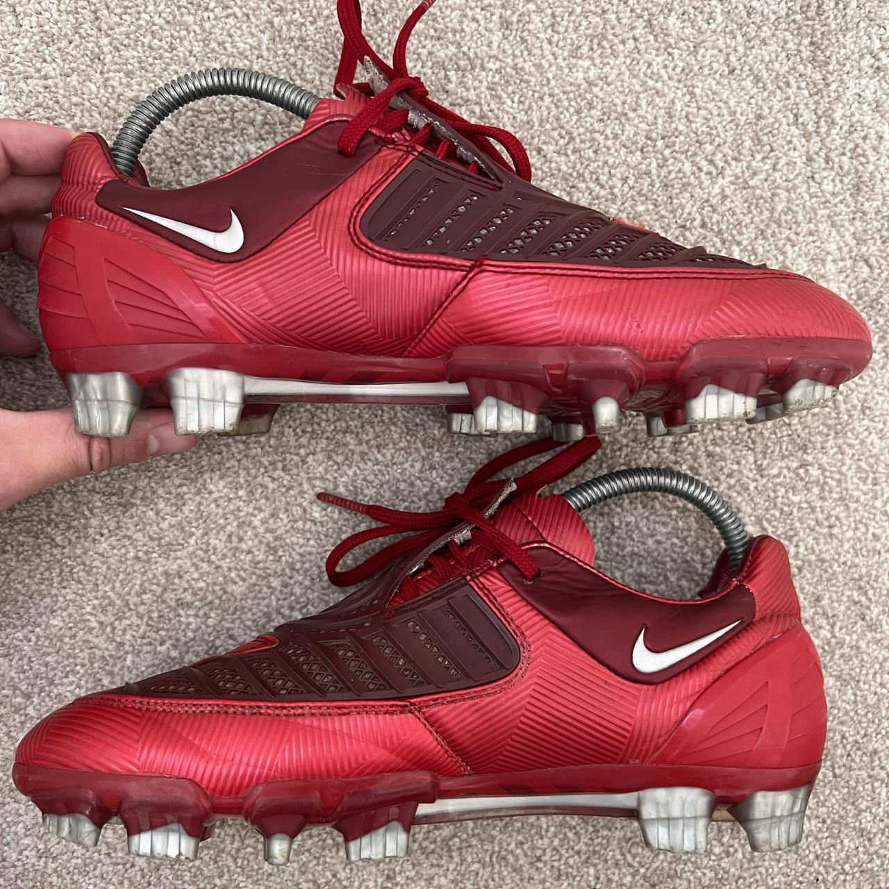 Nike Men's Red Trainers | Depop