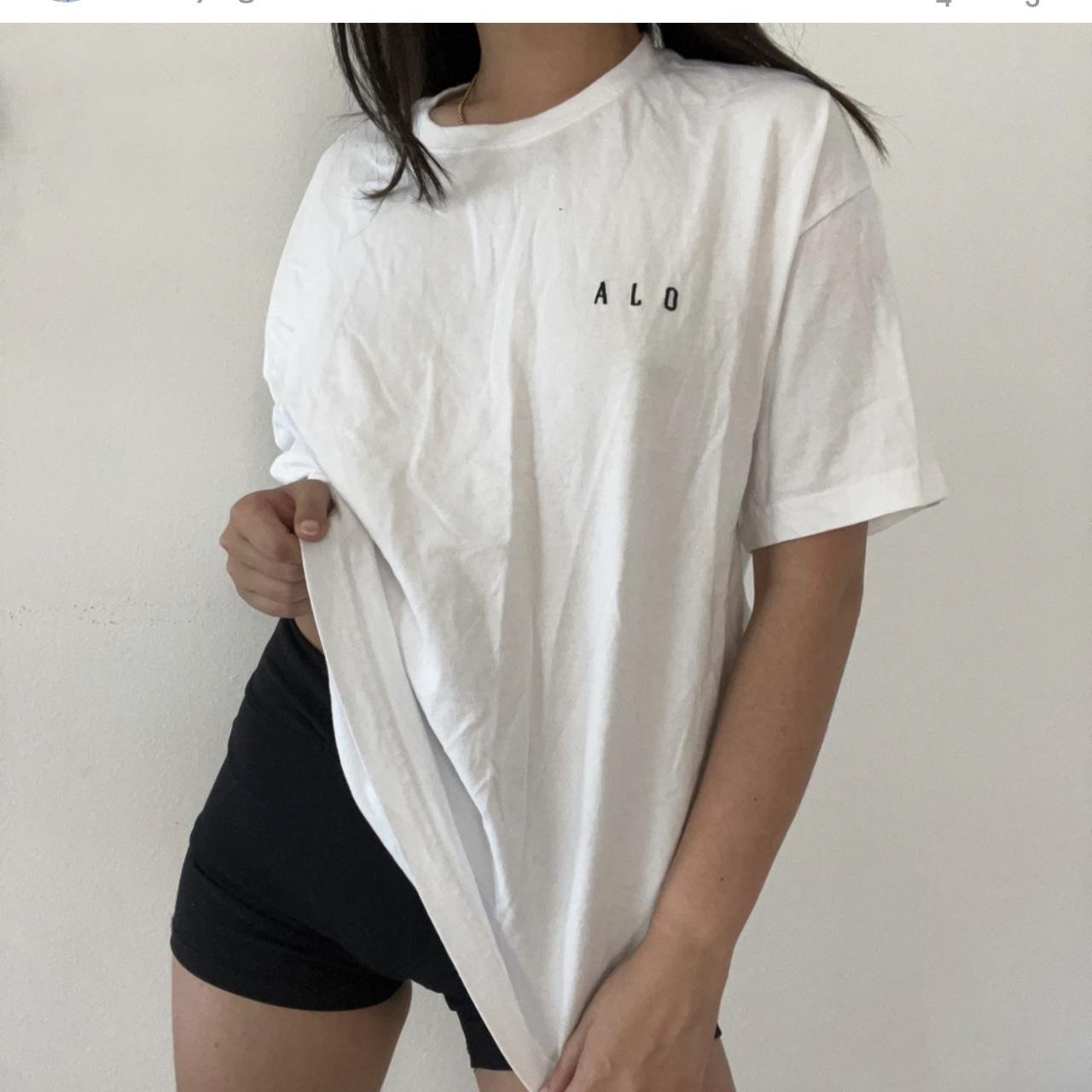 Alo Yoga Men's White T-shirt | Depop