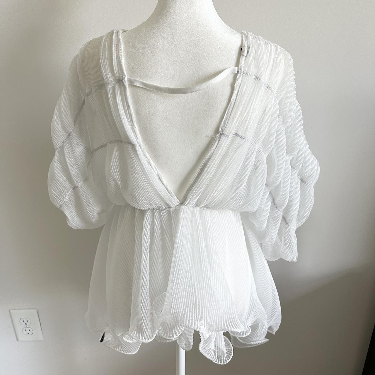 White flowy top with open back Brand: ohayo Best... - Depop