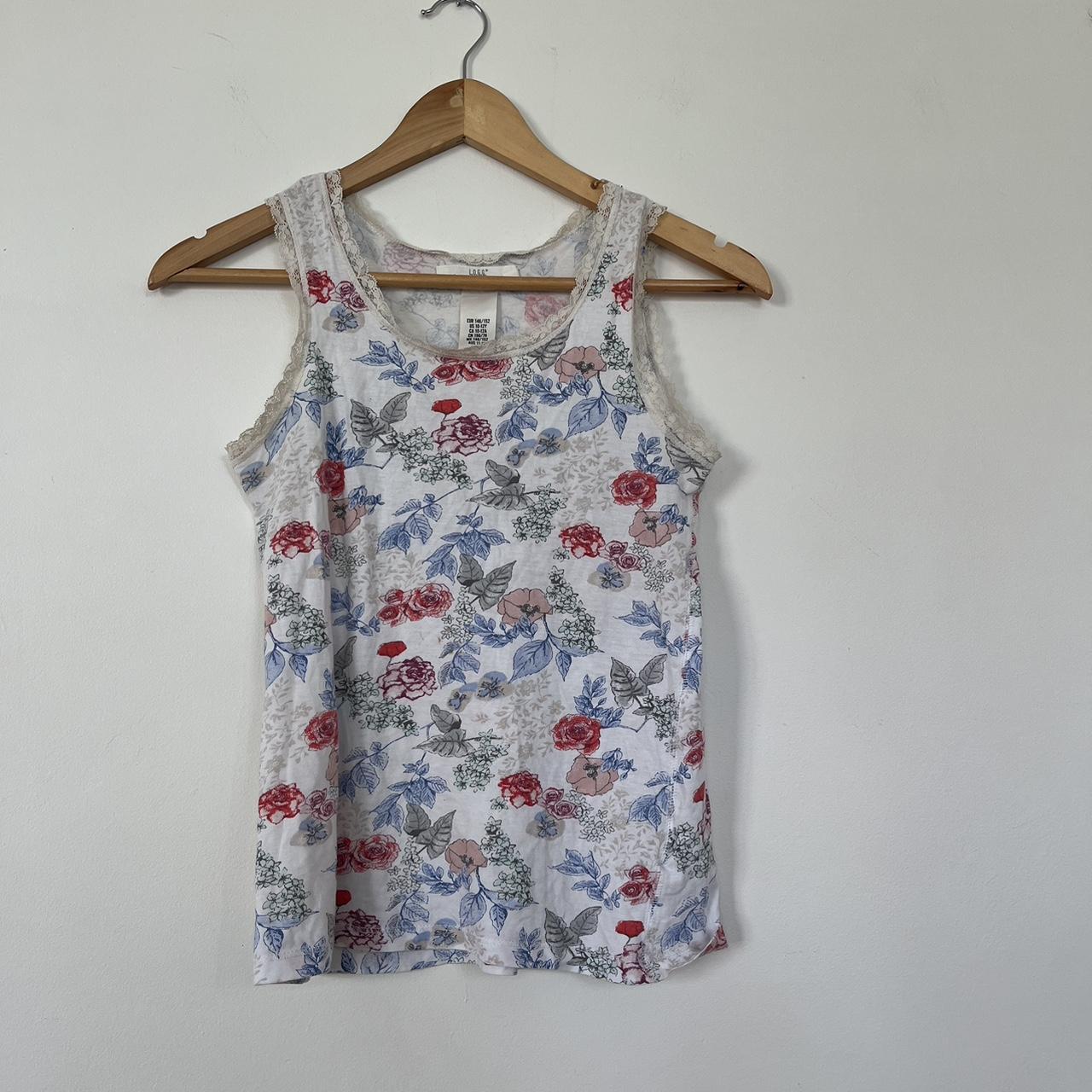Floral lace trim singlet Best fit a S-M - Depop
