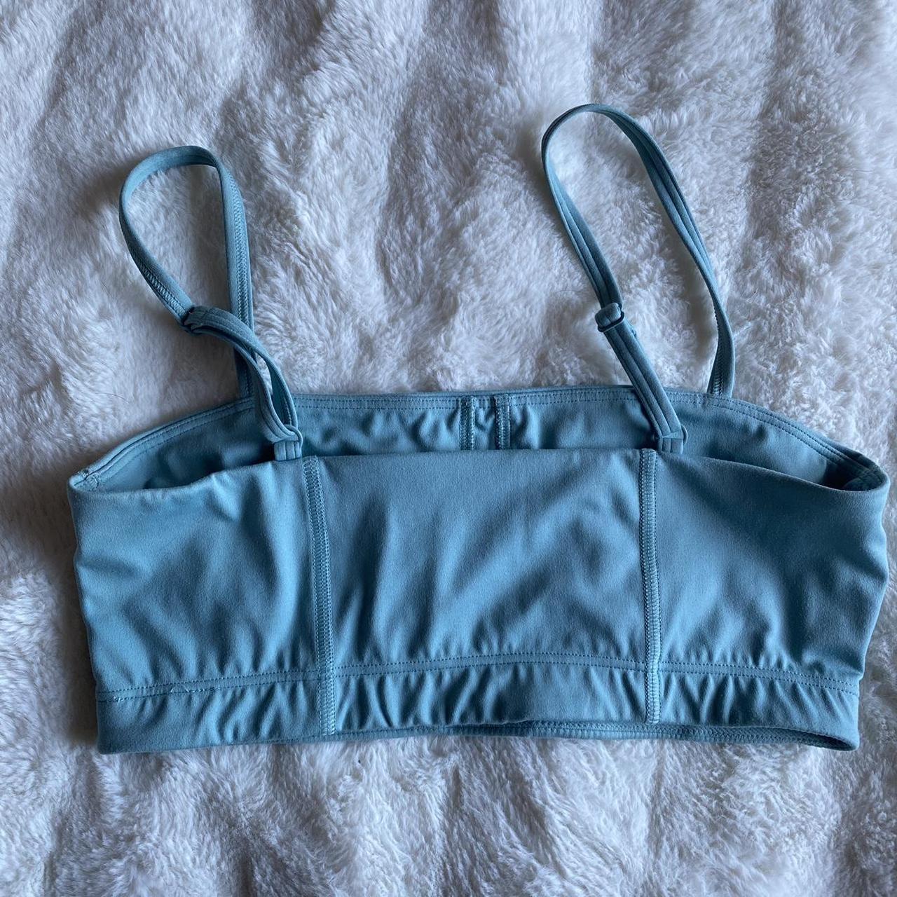 Gym shark bra tourquise Size small I believe but... - Depop