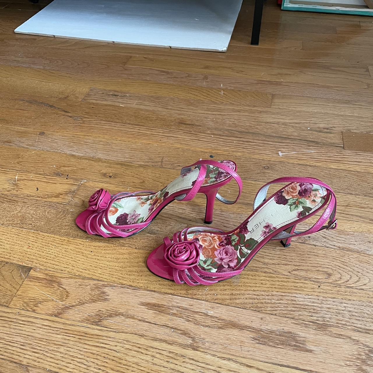 Marc Fisher Women's Pink Courts | Depop