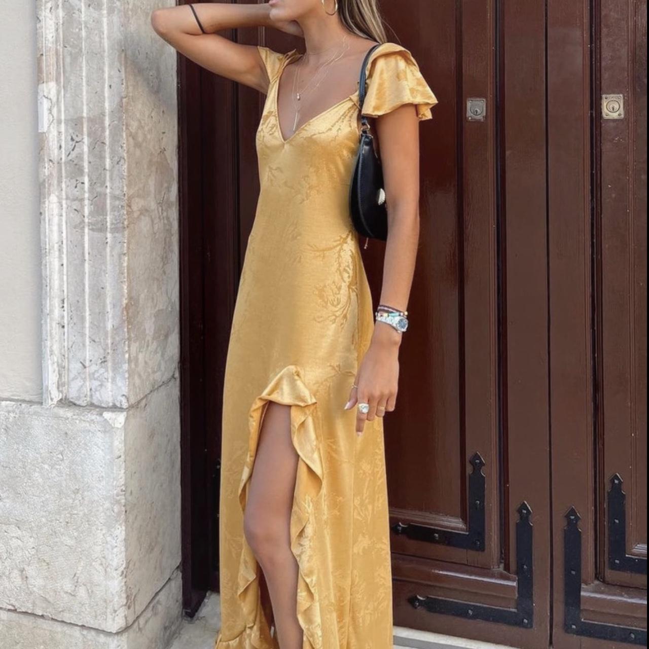 Jacquard ruffle dress - Depop