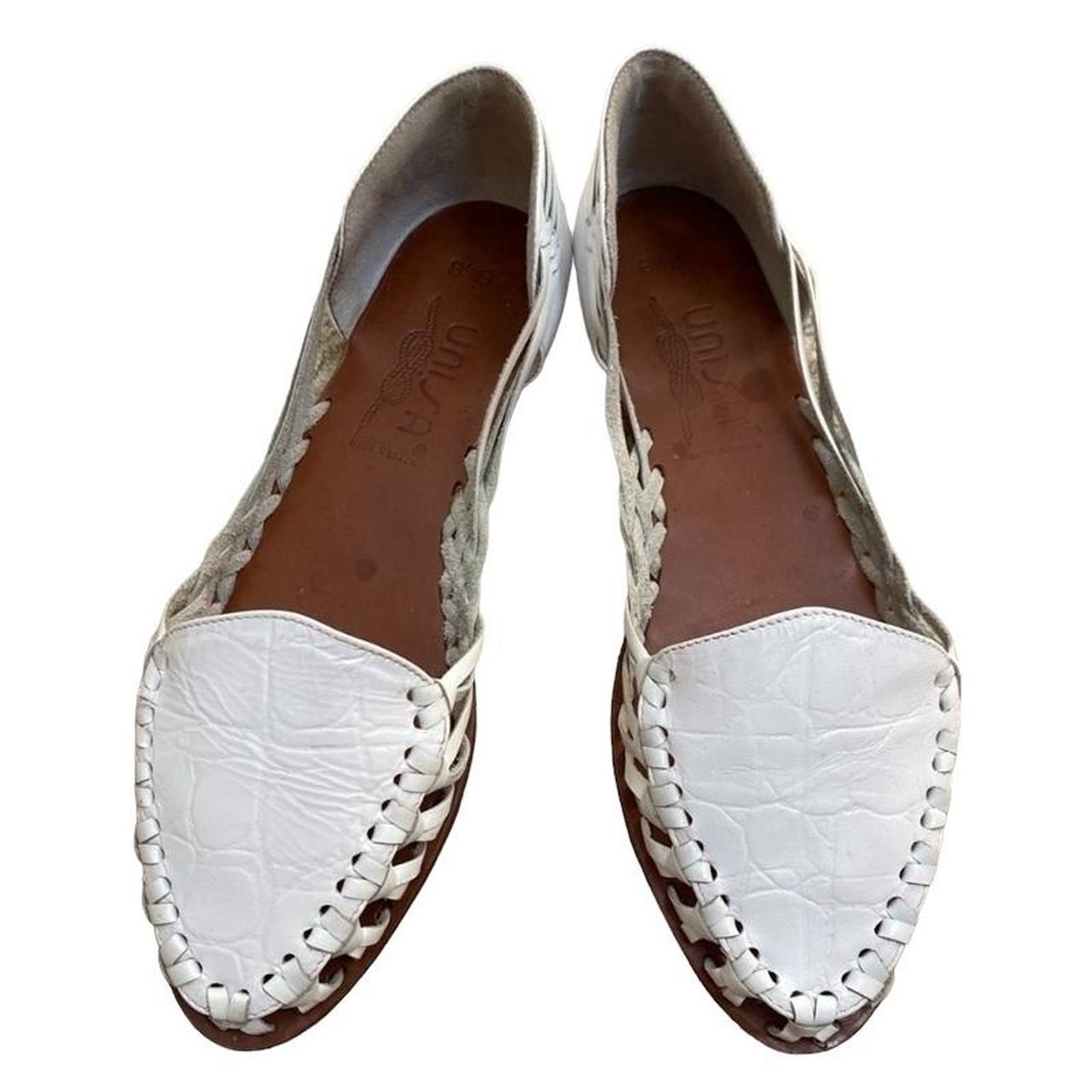 Unisa white leather flats 8.5 Excellent condition - Depop
