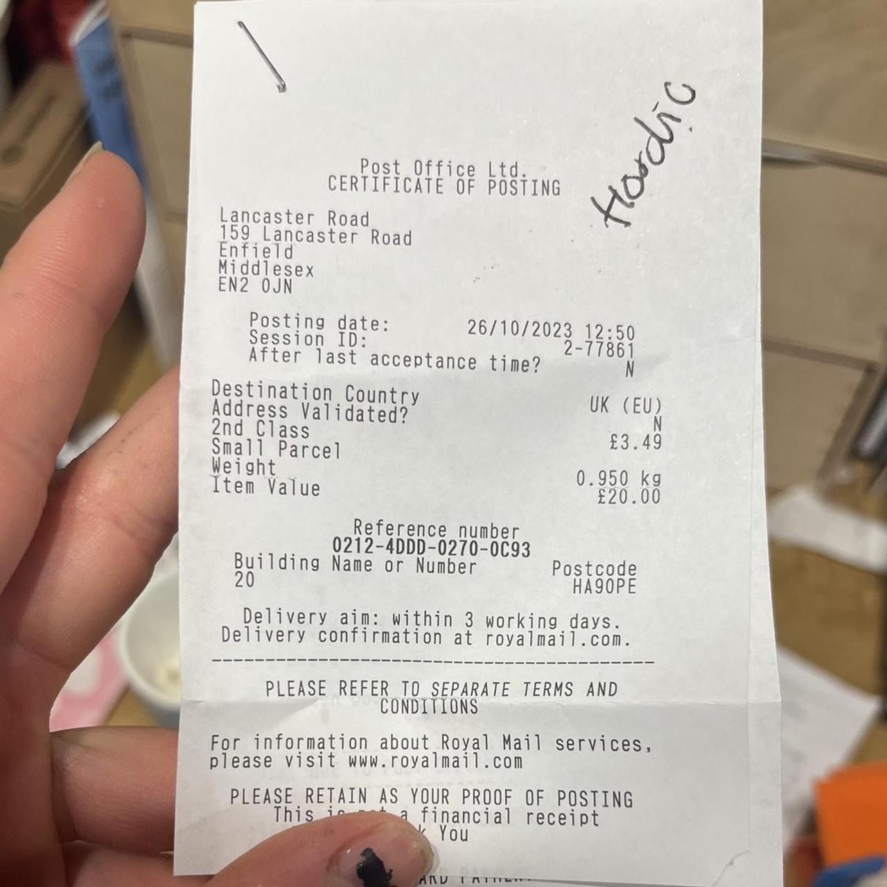 Postage receipt. @carlydevecchis963 | Depop