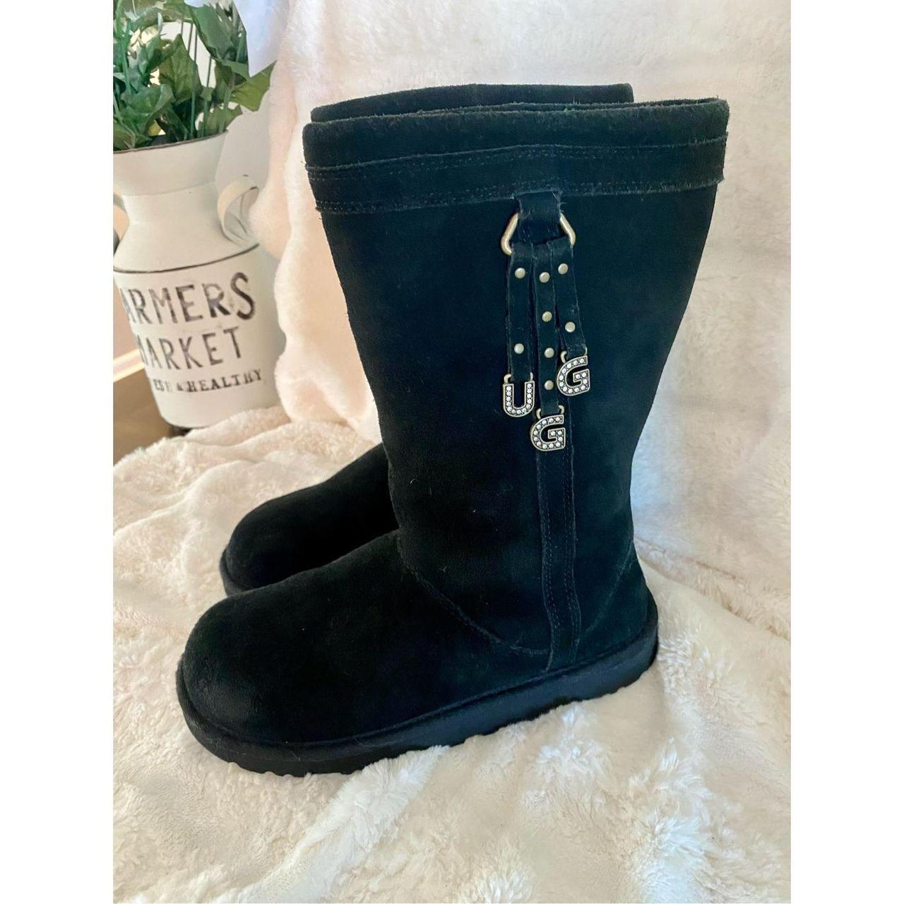 Description: EUC Girl's UGG Australia... - Depop