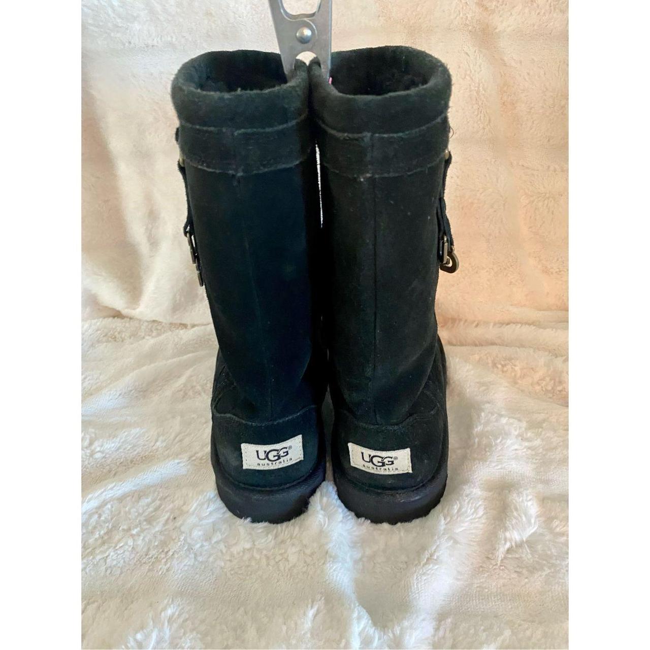Description: EUC Girl's UGG Australia... - Depop