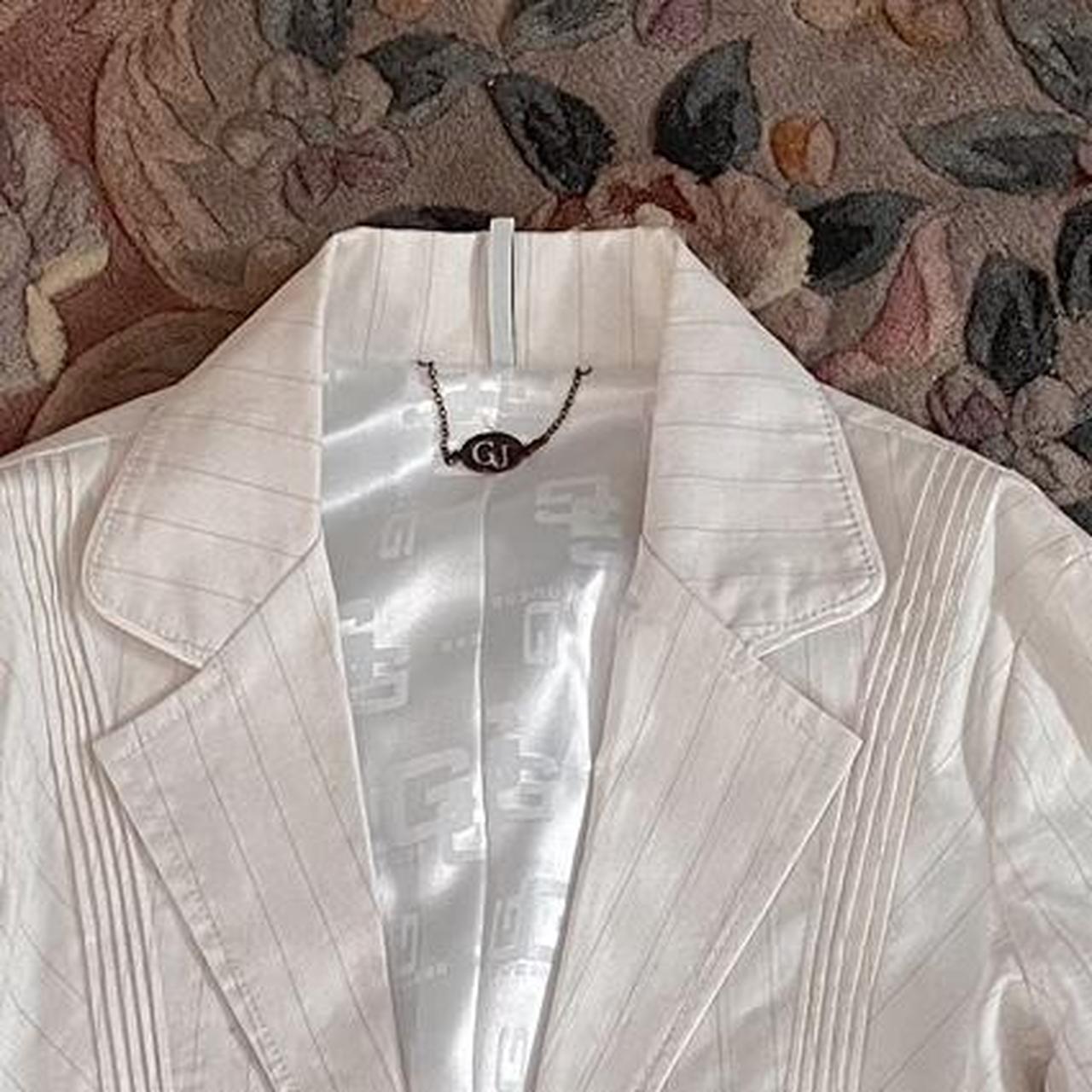 Vintage White Guess Jacket Size Small - Depop