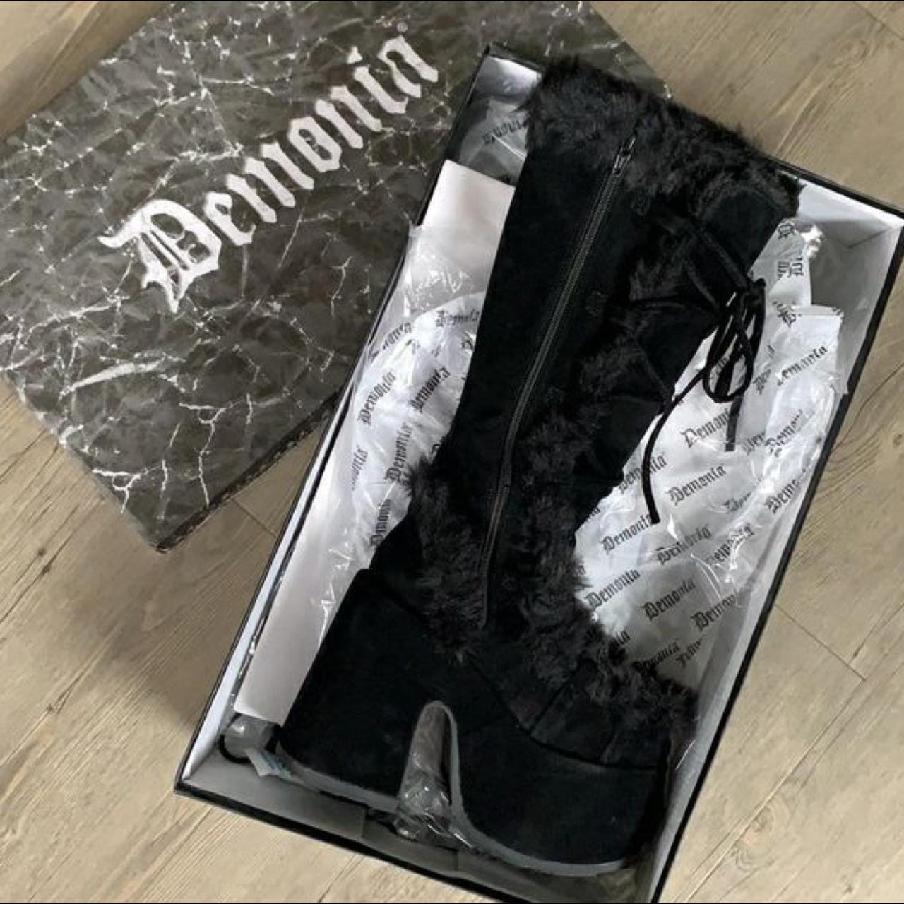 🖤 black demonia camel-311🖤 send offers‼️ has only... - Depop