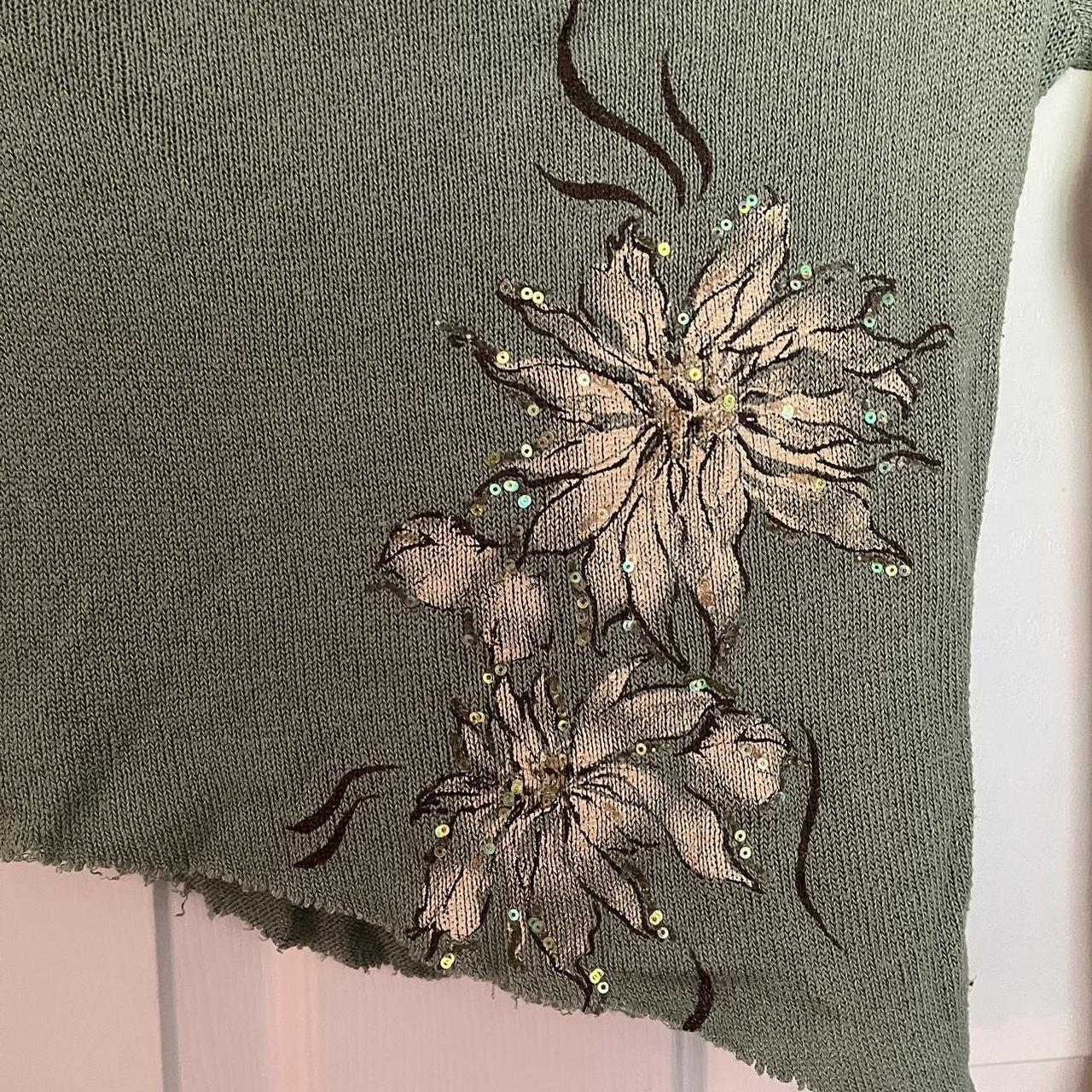 No brand vintage Green a-line scowl neck top with... - Depop