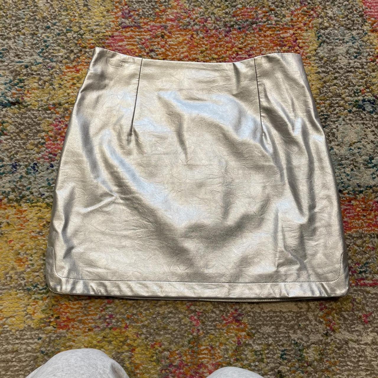 Zara silver metallic mini skirt Perfect condition... - Depop