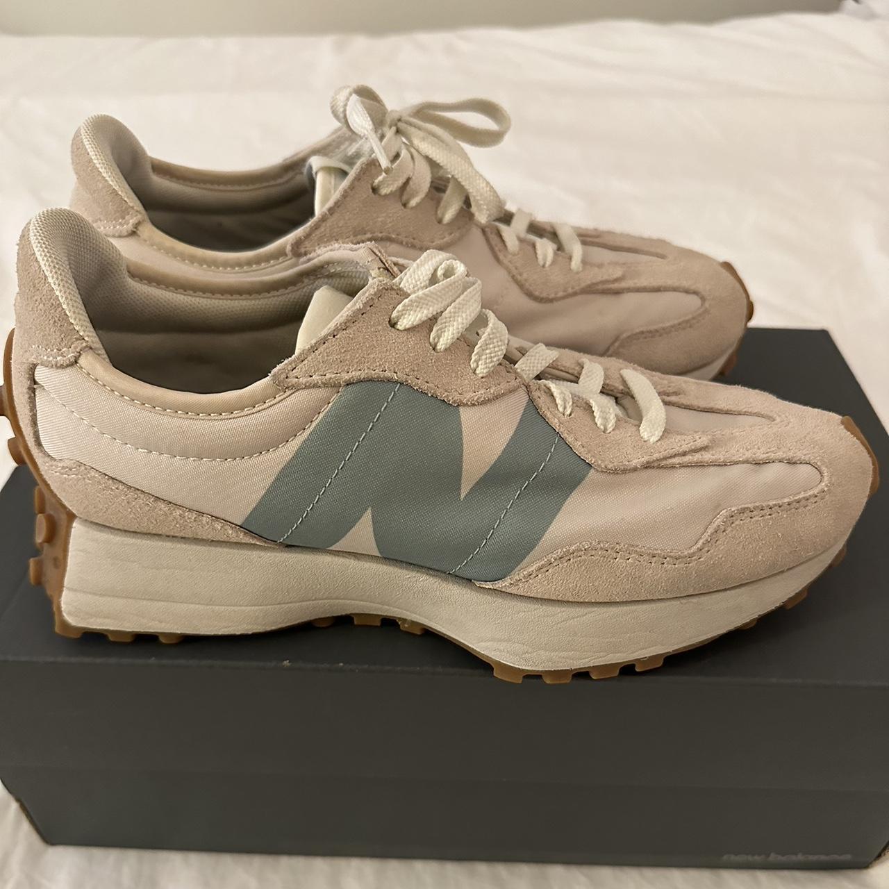 New Balance Women's Cream and Blue Trainers | Depop