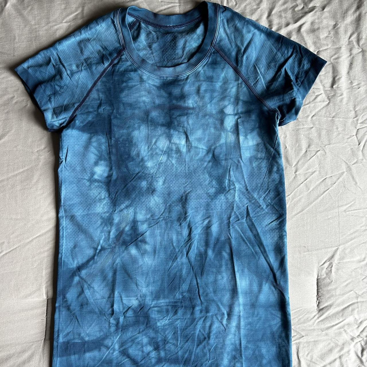 blue lululemon top 🌊🪼 size 4, tags ripped off - Depop