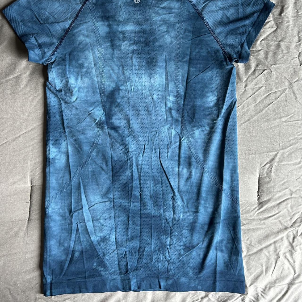 blue lululemon top 🌊🪼 size 4, tags ripped off - Depop