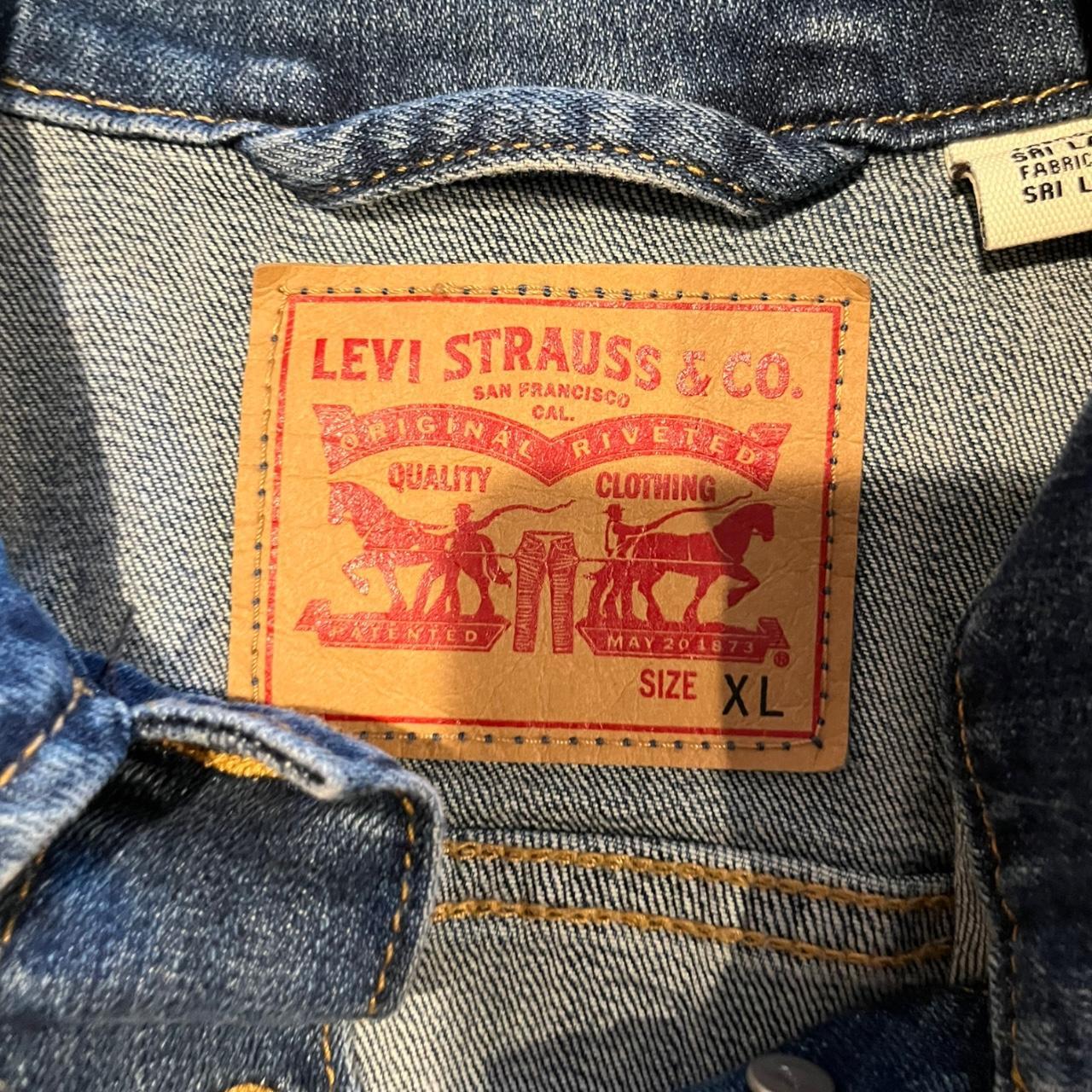 levi denim jacket dark blue women’s xl - Depop