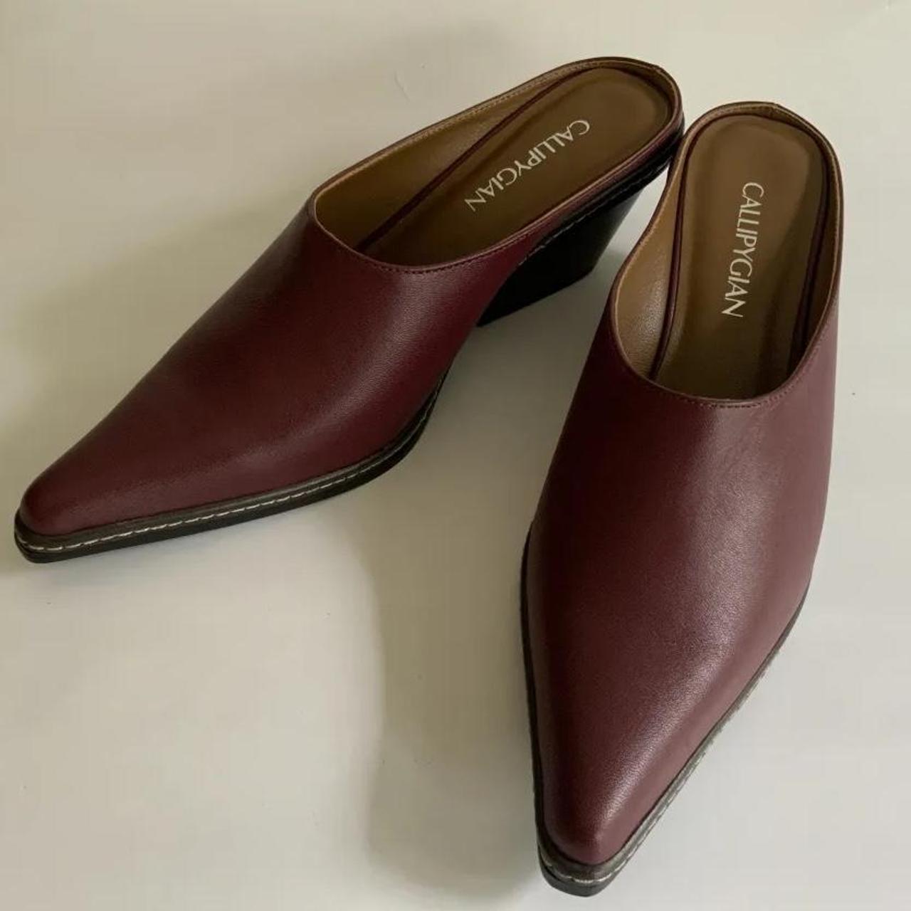 Pointed toe Callipygian clogs/ mules with a... - Depop