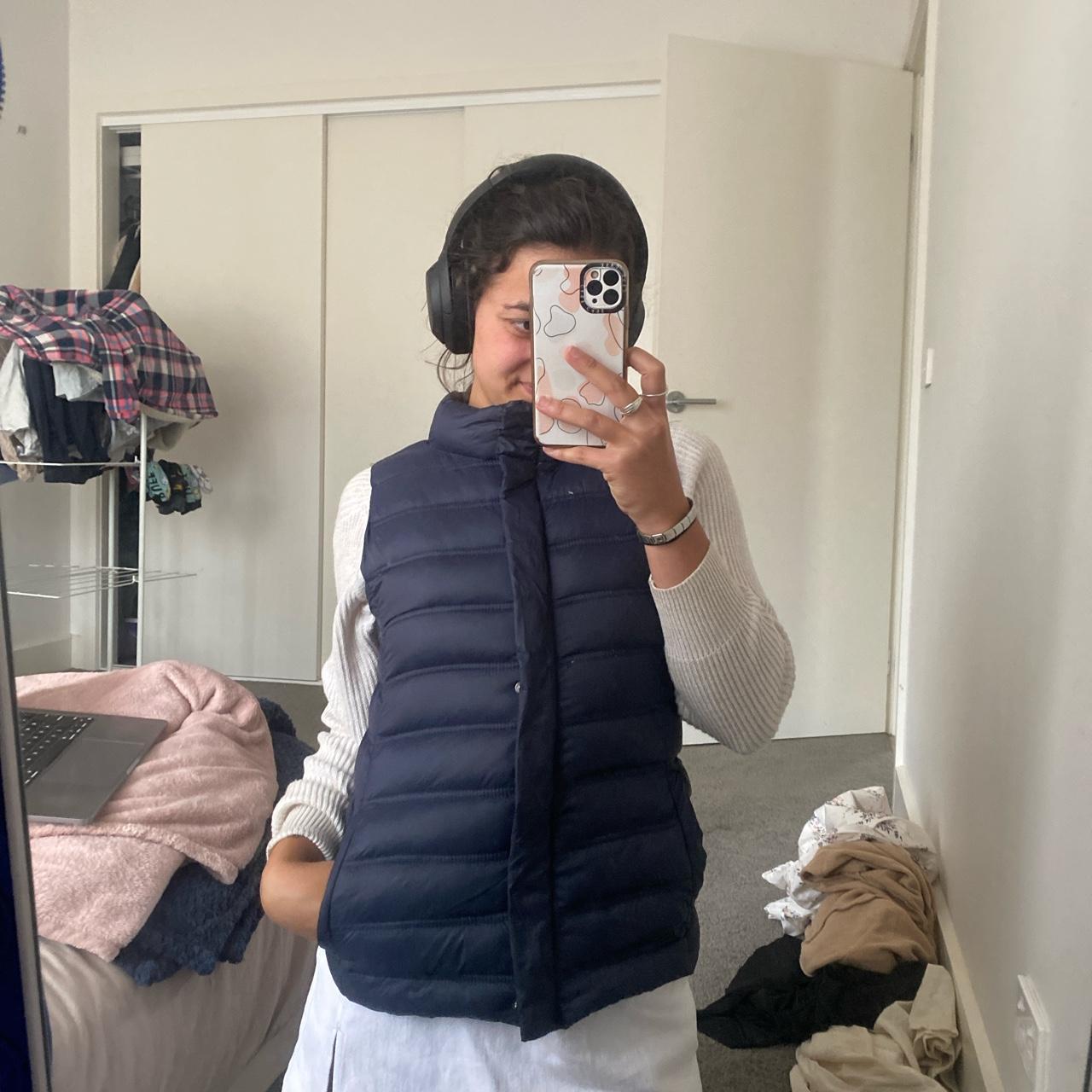 Cute puffer vest - Depop