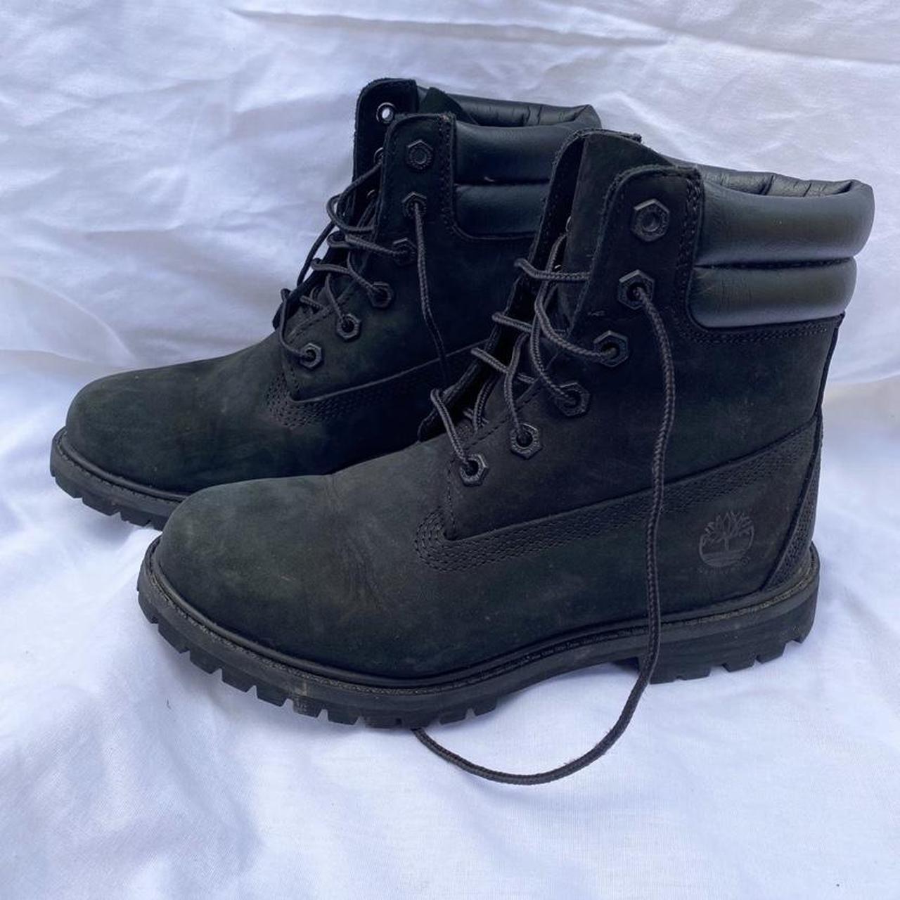 size 6 women’s black timberlands in great condition.... - Depop