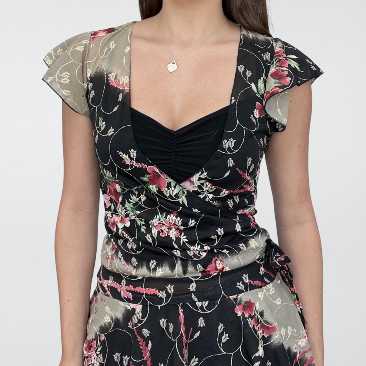 🤍 Floral Layered Tunic Top 🤍 Flowy vintage faux... - Depop