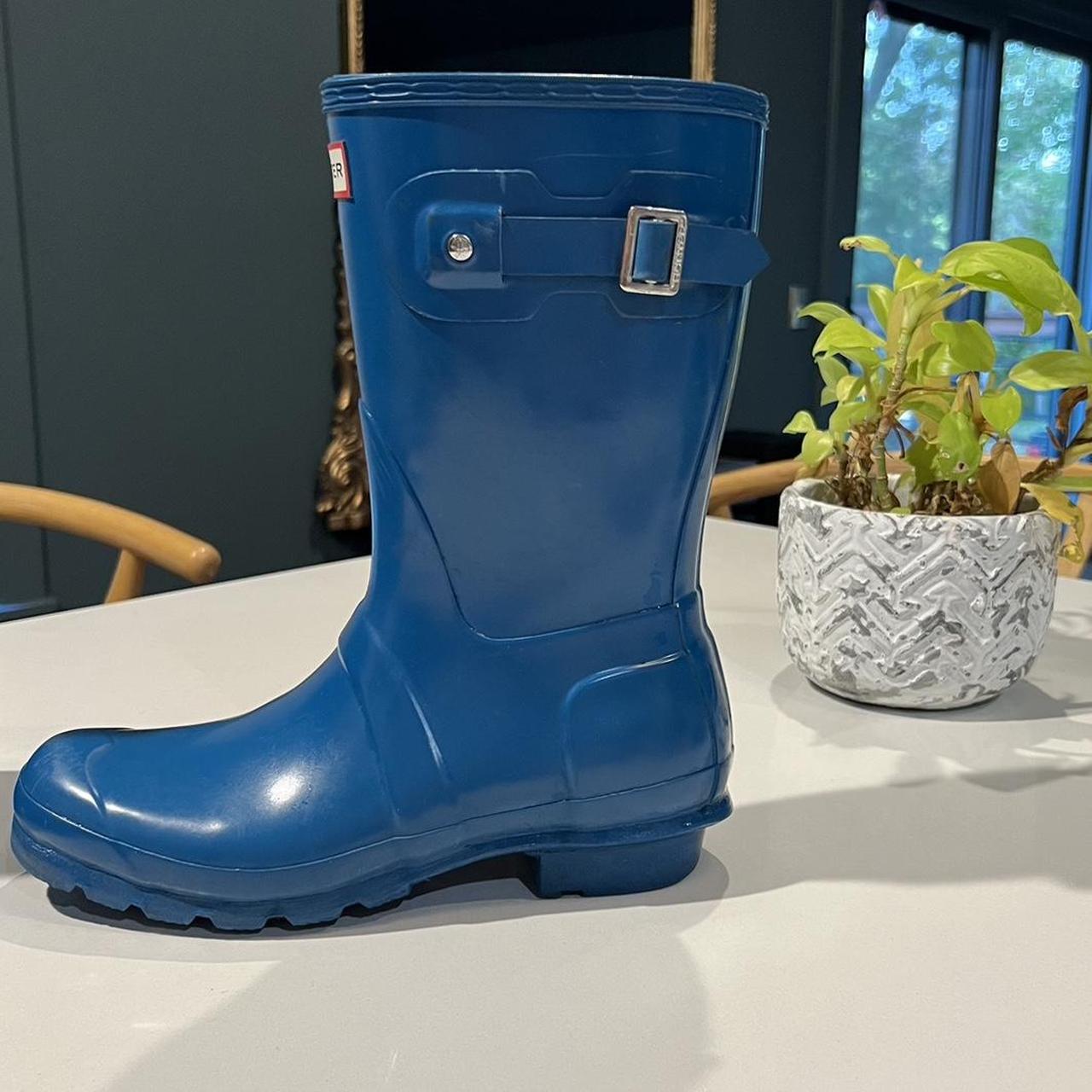 HUNTER BLUE RAIN BOOTS SIZE 9 WOMENS in great... - Depop