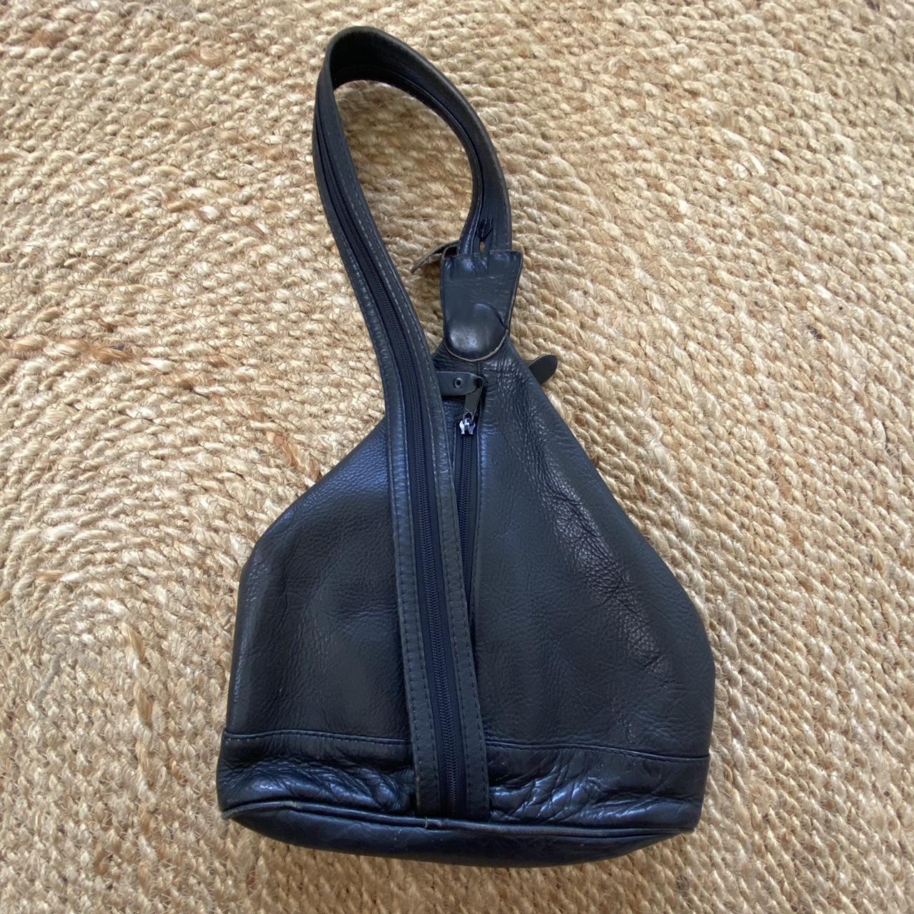 Vintage Black Leather Slouchy Shoulder Bag/Backpack.... - Depop