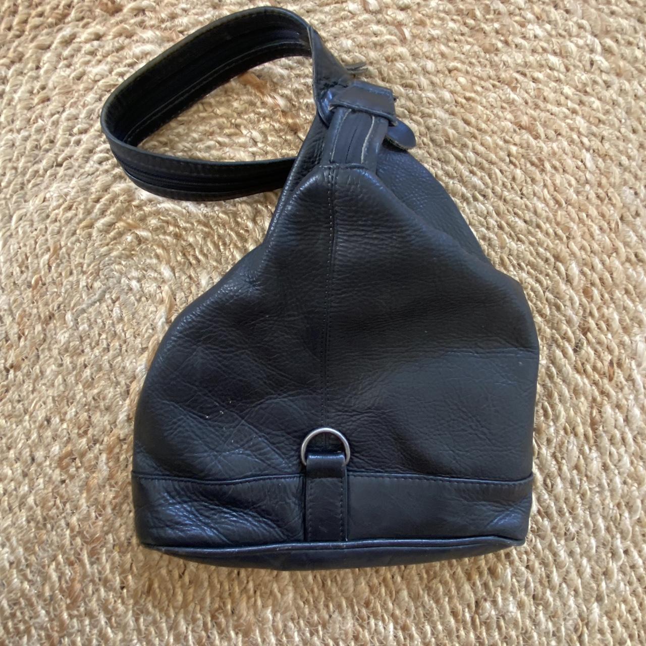 Vintage Black Leather Slouchy Shoulder Bag/Backpack.... - Depop
