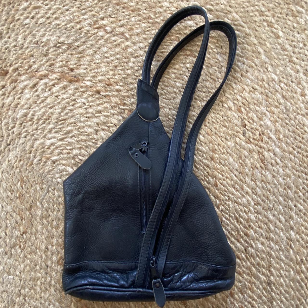 Vintage Black Leather Slouchy Shoulder Bag/Backpack.... - Depop