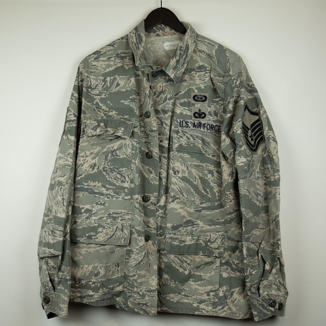 Medium camo navy jacket - Depop