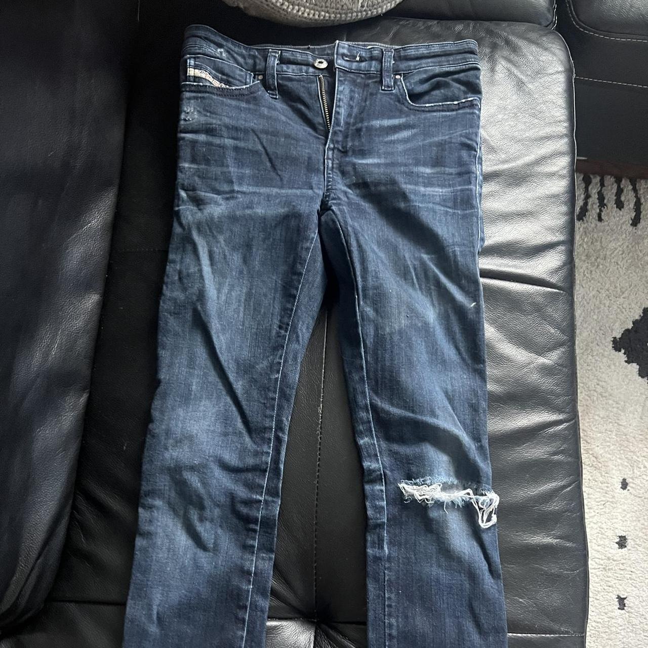 Diesel petite denim w rip in knee ☀️W 25, L 32 - Depop