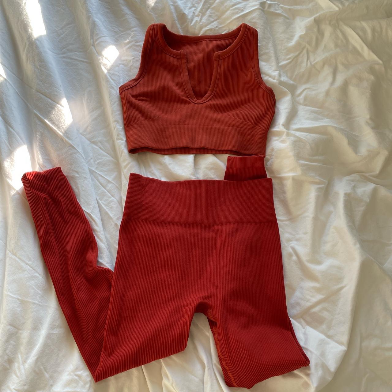 Seamless compressive work out set - Depop