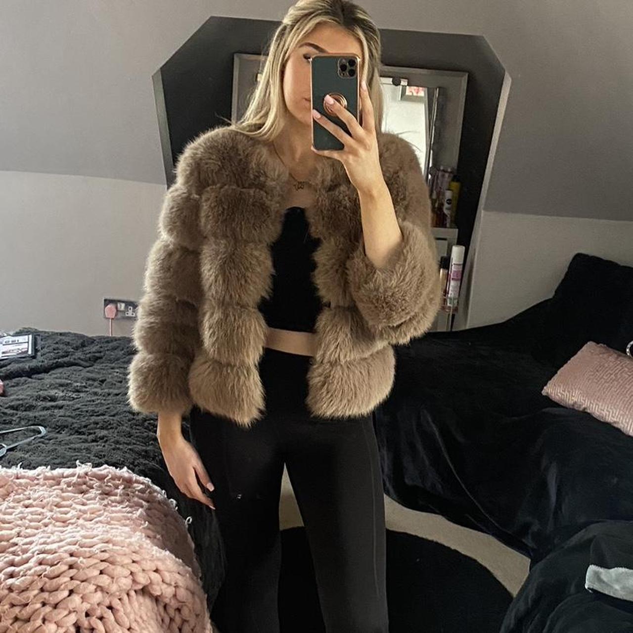 Light brown faux fur coat Medium but I’m a small... - Depop